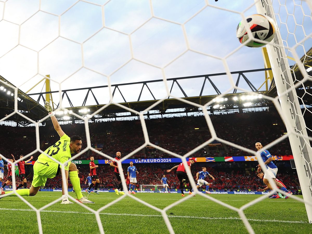 EURO | Chytrost a rána na přední tyč. Albánec vstřelil nejrychlejší gól ...