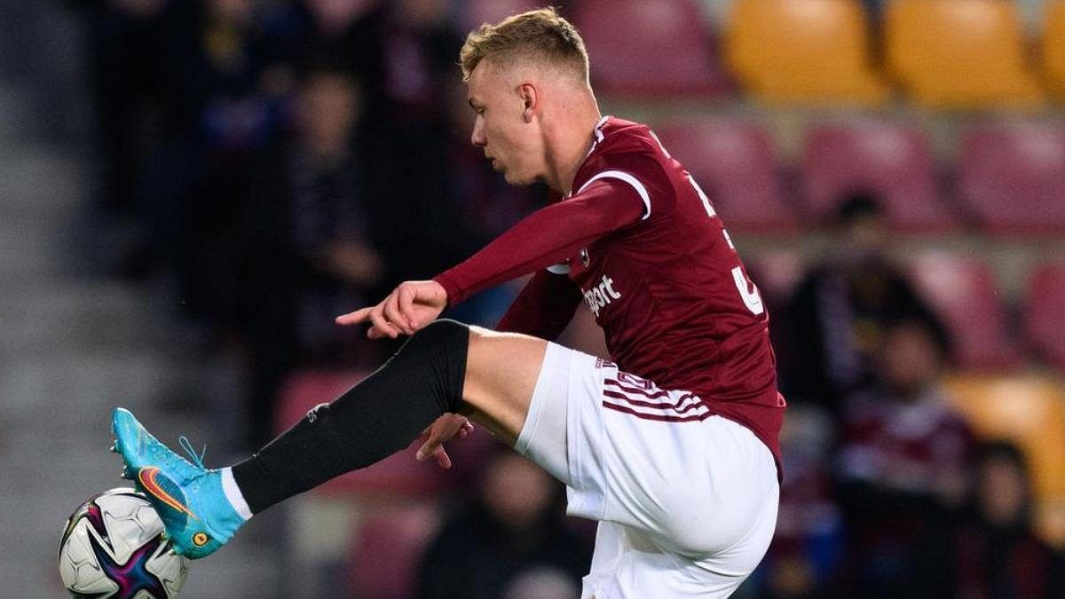 Fotbalista Adam Karabec ve Spartě | Stream