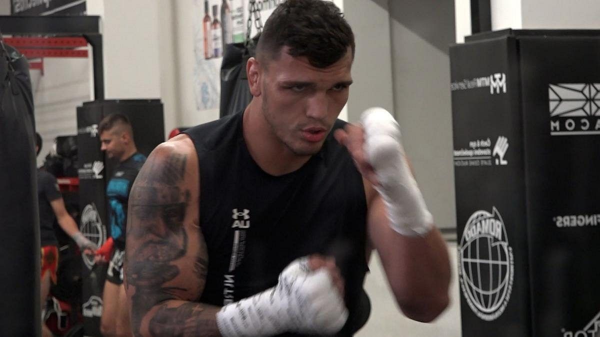 Před titulovou bitvou v Anglii řeší boxer Vasil Ducár velké dilema ...