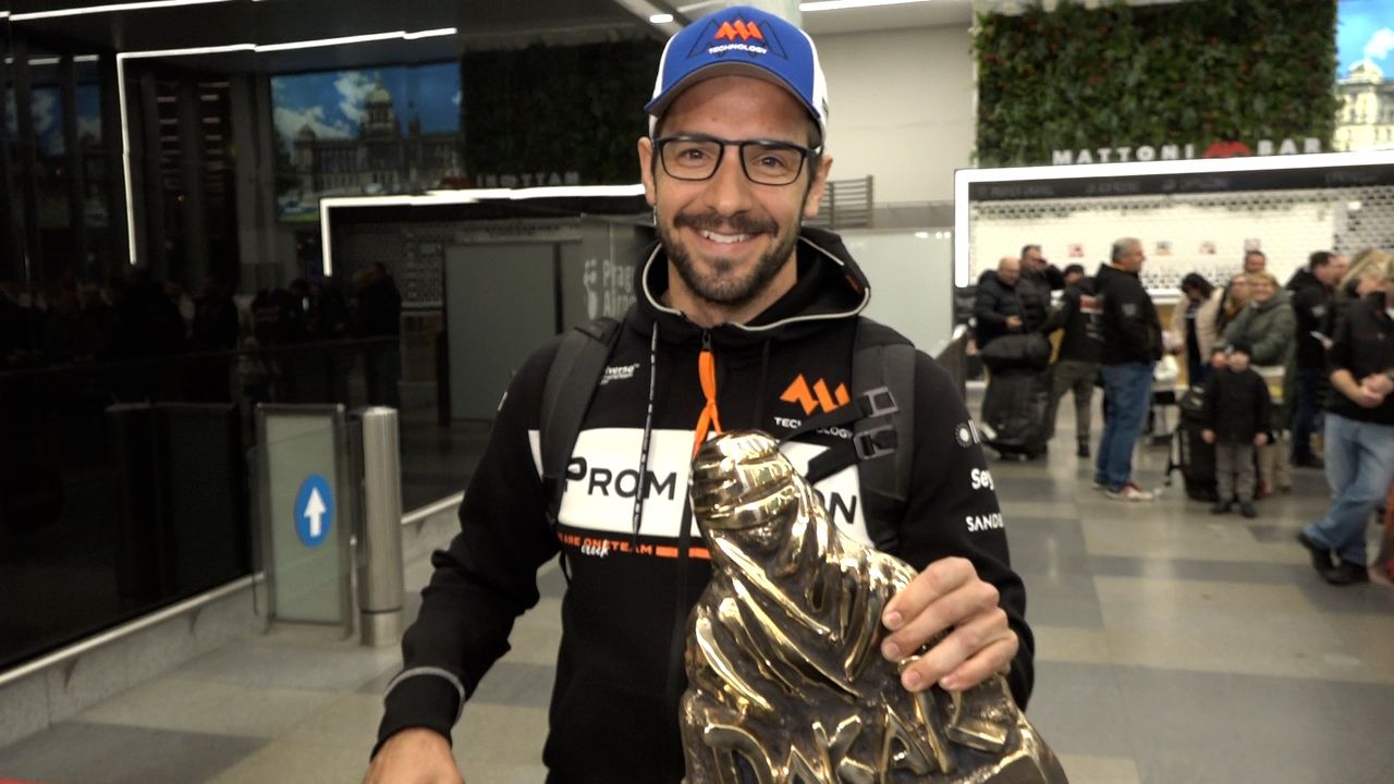 Beduíny na letišti považovali za zbraň, prozradil Martin Macík po ...