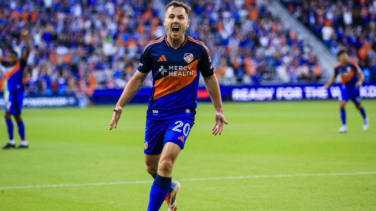 Bucha se trefil poprvé v sezoně, zářily také bývalé hvězdy Barcelony ...