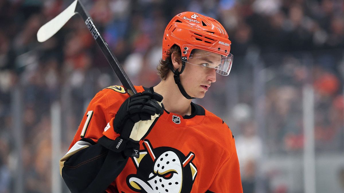 NHL | Anaheim vyměnil v NHL útočníka Zegrase do Philadelphie - Sport.cz